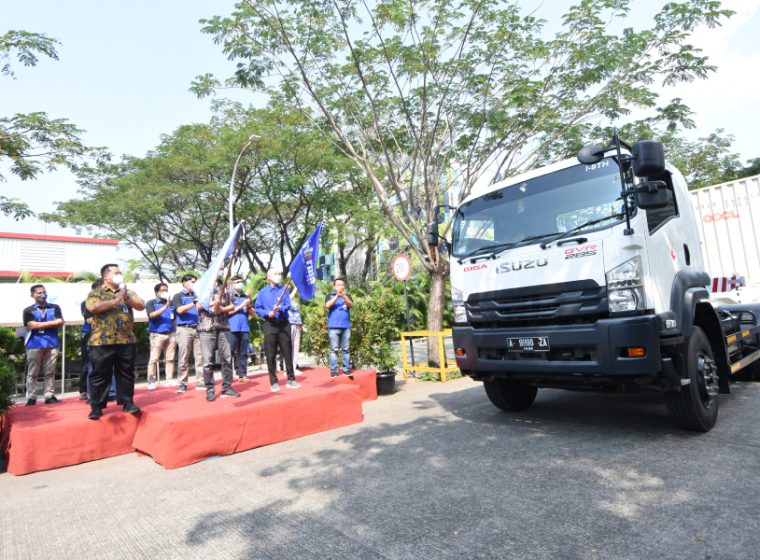 Expanding Distribution, INFORMA Exports Furniture for the First Time